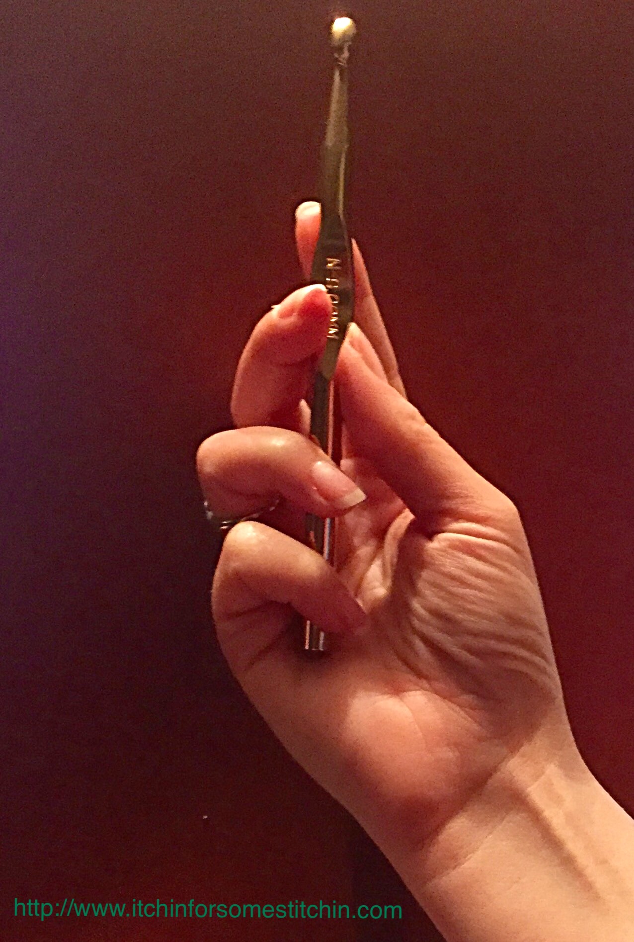 Master Two Popular Ways to Hold a Crochet Hook!